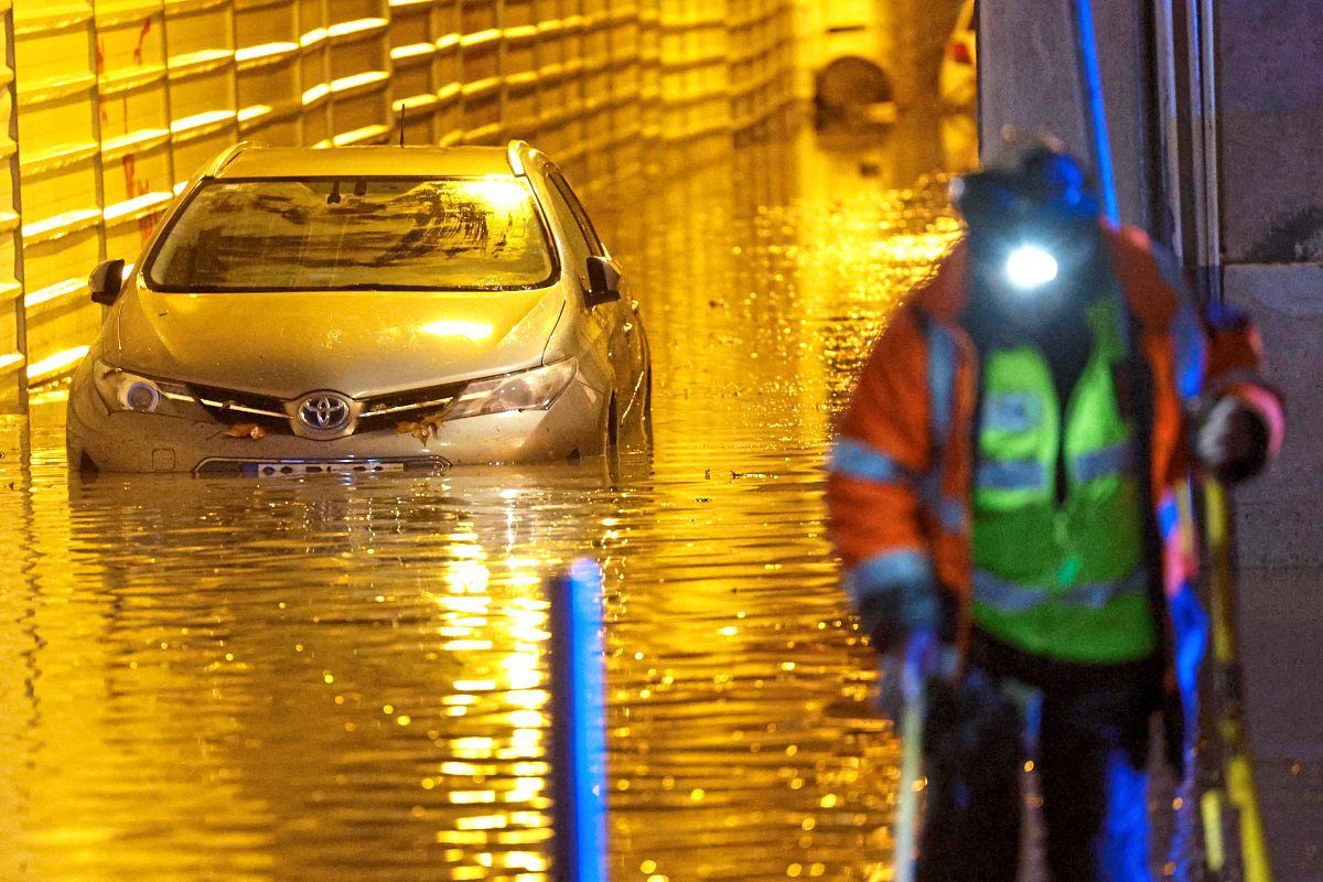 Ein Toter nach schweren Regenfällen und Hochwasser in Lissabon ...