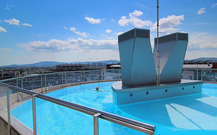 Bei Hitze aufs Dach: Die schönsten Pools in Wien - Wien - derStandard ...