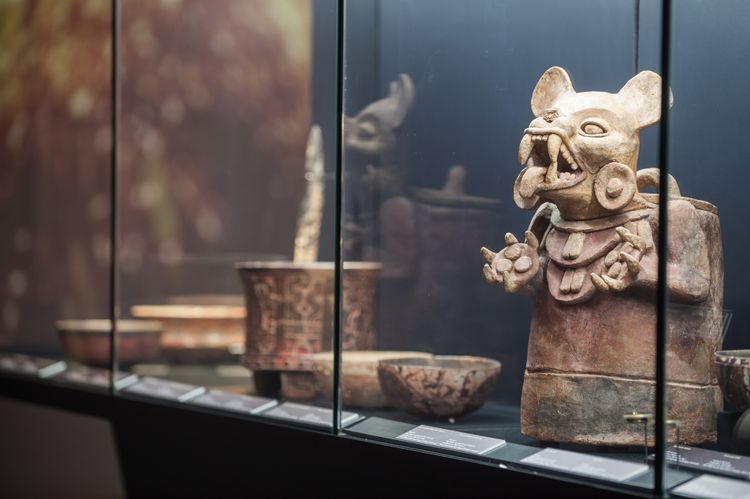 Azteken und Maya: Meister der Medizin und Reliefkunst - Kultur ...