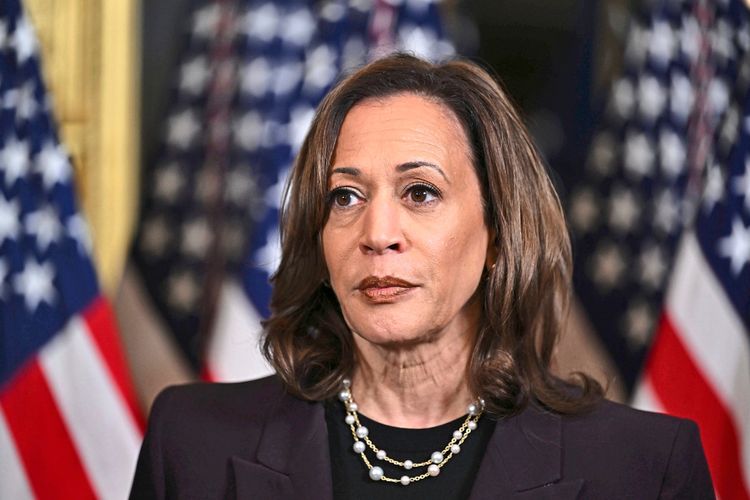 Trump hebt Personenschutz für frühere Rivalin Kamala Harris auf - USA - derStandard.de ...