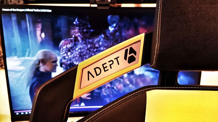 Adept "Holo": Ein Gaming-Chair, um sie zu knechten - Games - derStandard.de › Web