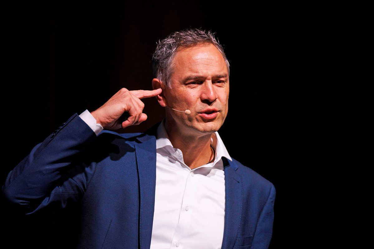 Daniele Ganser, der Star der Putin-Versteher - Bundesländer - derStandard.at › Panorama