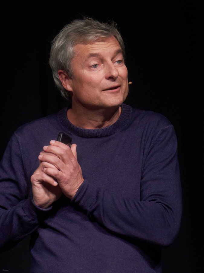 Alfred Dorfer: Halbgebildeten westliche Werte einbläuen - Kabarett ...