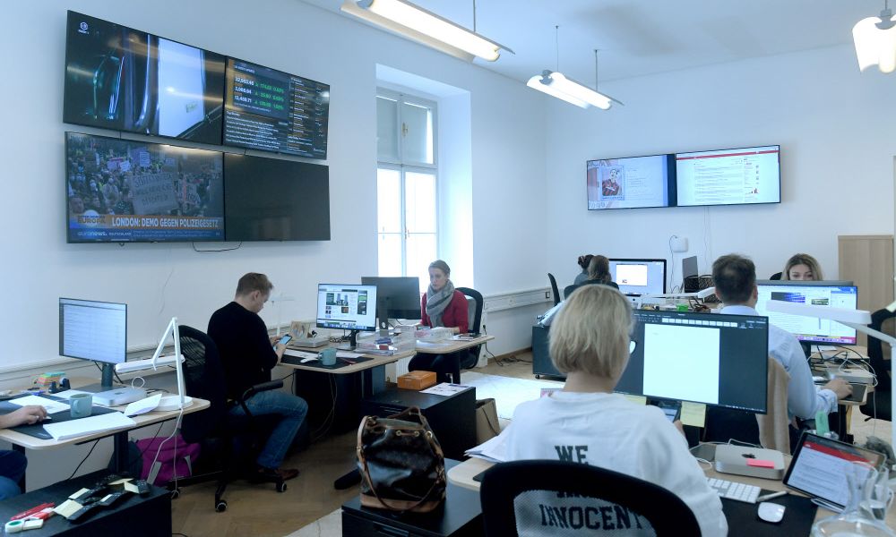 "Nazis waren Sozialisten": Ex-Redakteurin Dobler einigte sich mit ...