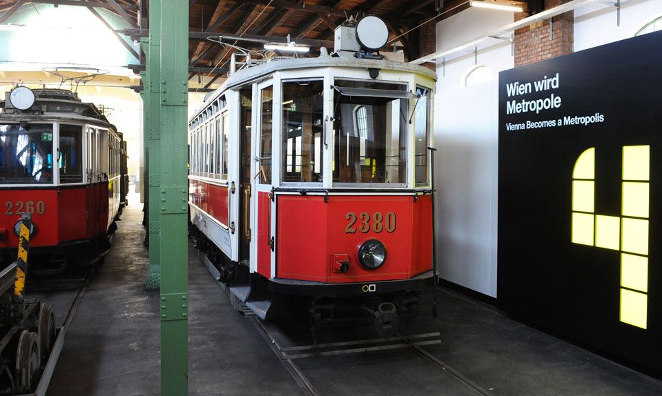 Doppeldeckerbusse und Silberpfeil: Wiener Verkehrsmuseum neu gestaltet ...
