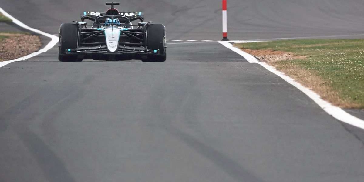 Russell holt die Pole Position in Silverstone vor Hamilton und Norris ...