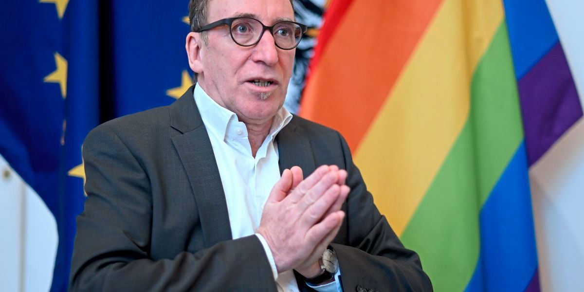 Vertrauen in Bundespolitik schwindet, aber Rauch legte zu - Politische ...