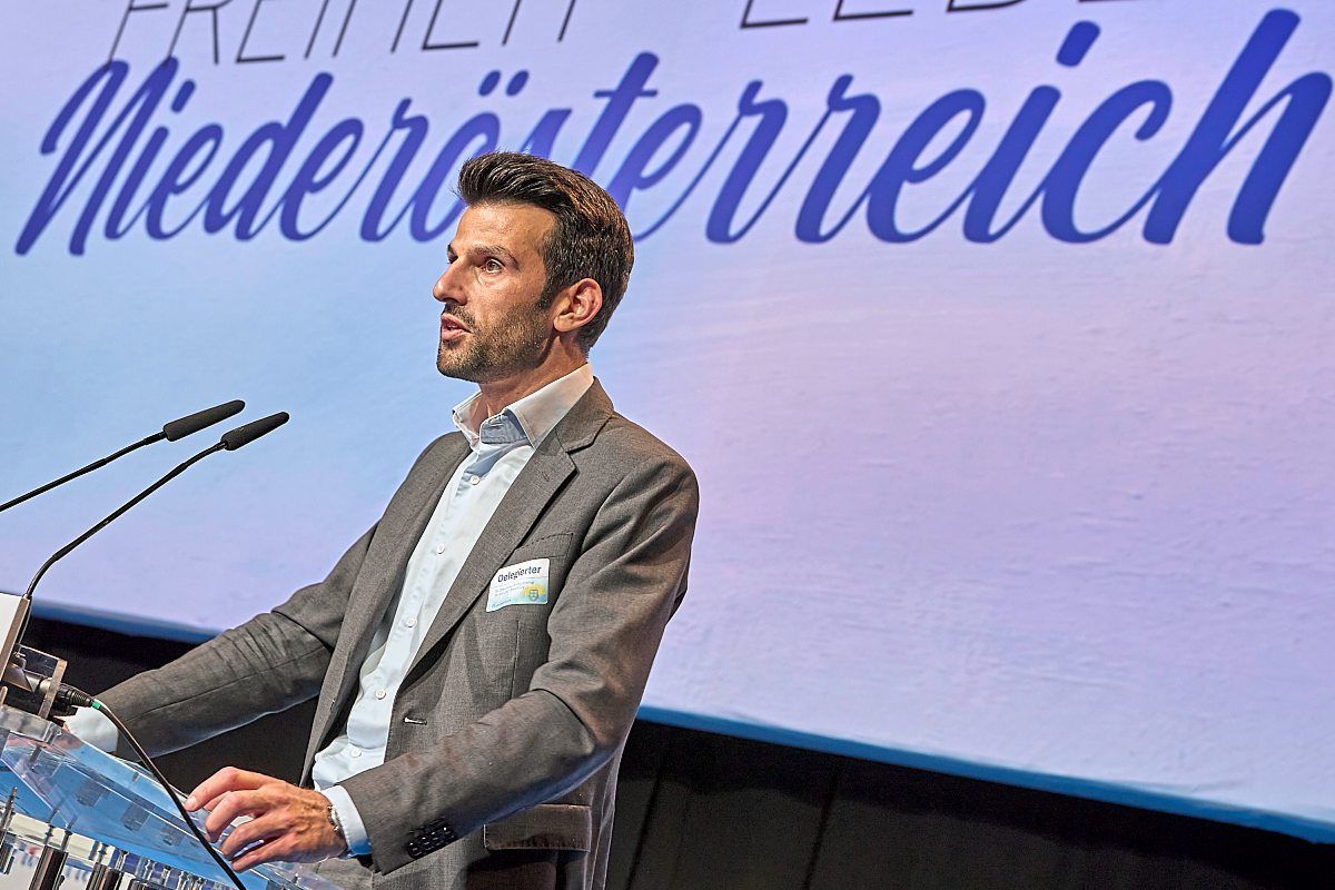 Udo Landbauer mit 94,59 Prozent zum Chef der FP Niederösterreich ...