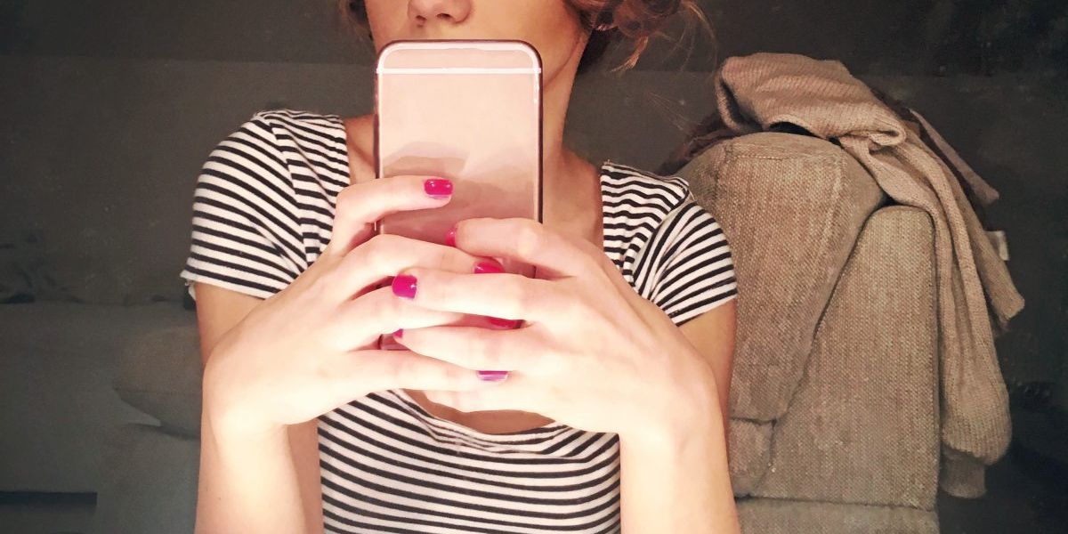 "Selfitis": Was Social Media mit der Selbstwahrnehmung machen - Psyche ...