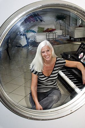 Goldenes Ehrenzeichen für Beatrix Neundlinger - Kunst und Kultur ...