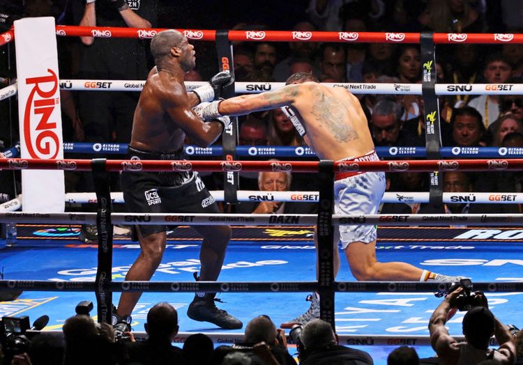 Usyk schlägt Dubois K.o. und ist wieder unumstrittenener Box ...