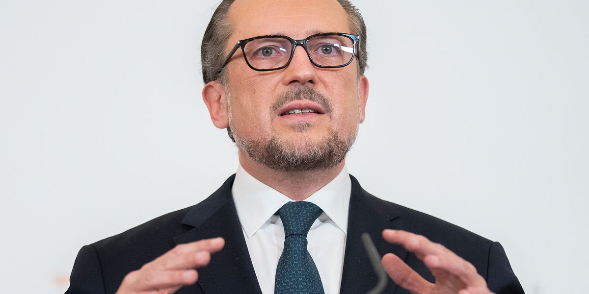 Österreichs Bundesregierung entsendet Dora Varro ("Bild") in ...