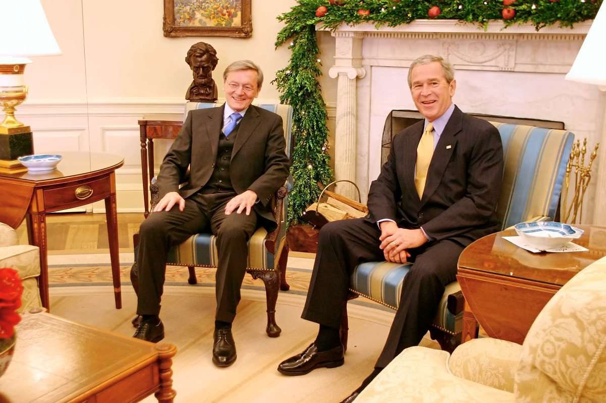 Als George W. Bush im Oval Office mit Schüssel über "good guy" Putin ...