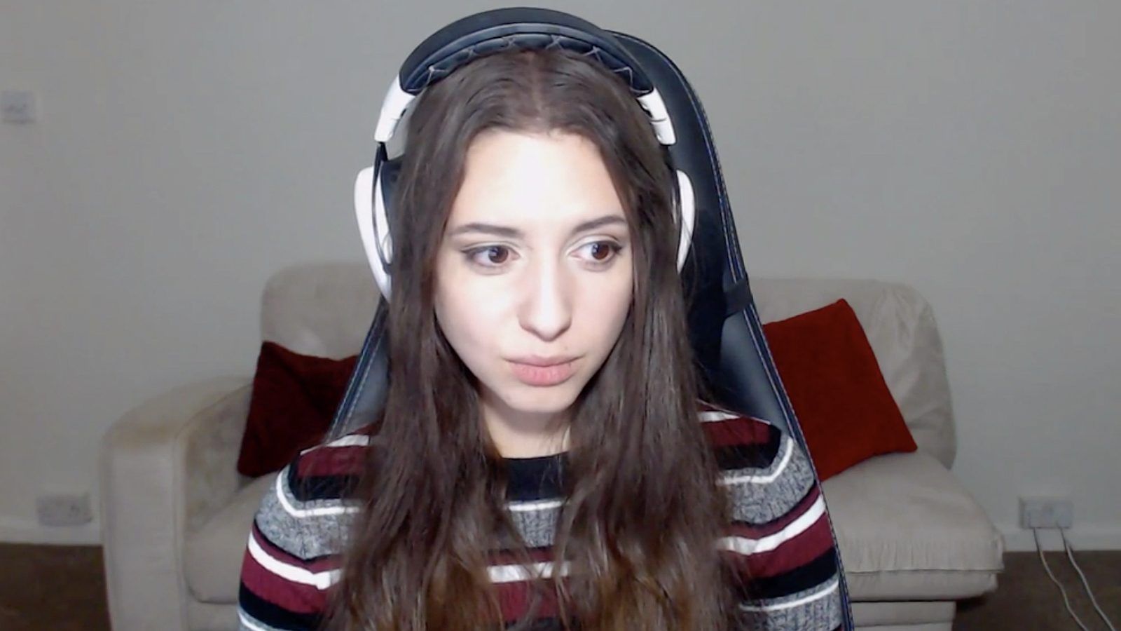 Streamerin zeigt auf, wie machtlos Frauen bei Stalking sind - Games ...