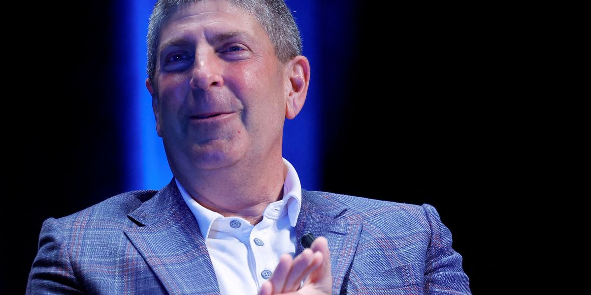 NBC-Universal-Chef Shell geht nach Affäre mit Mitarbeiterin - Streaming ...