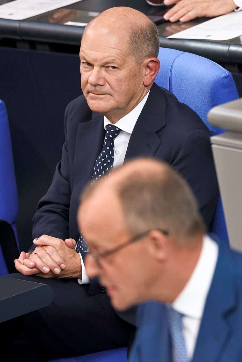 Vertrauensfrage im Bundestag: Seiltanz für Scholz und Merz - Birgit ...
