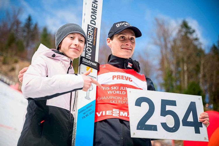 Domen, der Luftikus der Skisprunggeschwister Prevc, fliegt zum Rekord ...