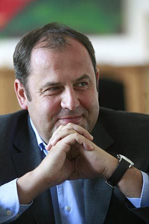 Interview mit Josef Pröll: "Wollte rasch abwickeln" - Verkehr & Kosten ...