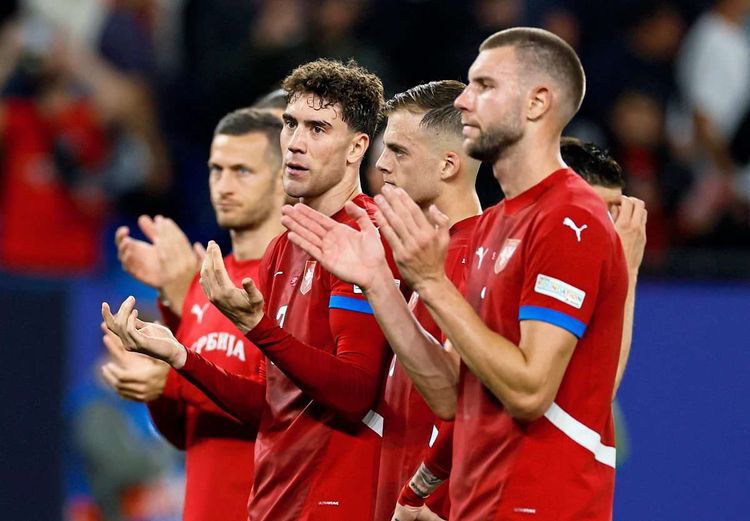 England steigt mit einem mühevollen 1:0-Sieg gegen Serbien in die EM ...