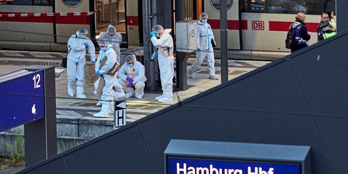 Verdächtige nach Messerangriff am Hamburger Bahnhof in Klinik eingewiesen - Panorama ...