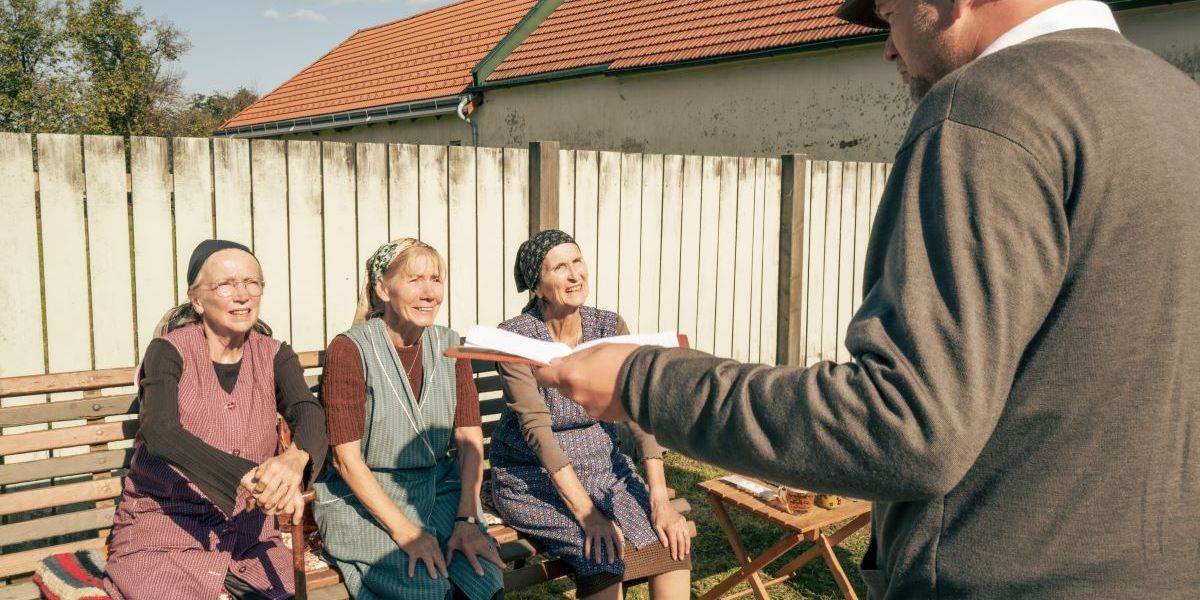 Stipsits Kopftuchmafia Im Orf Humoristisch überzeichnete