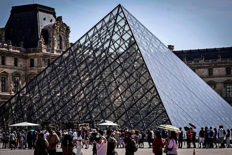 Spur im Louvre-Raub führt nach Belgien - Europa - derStandard.de ...