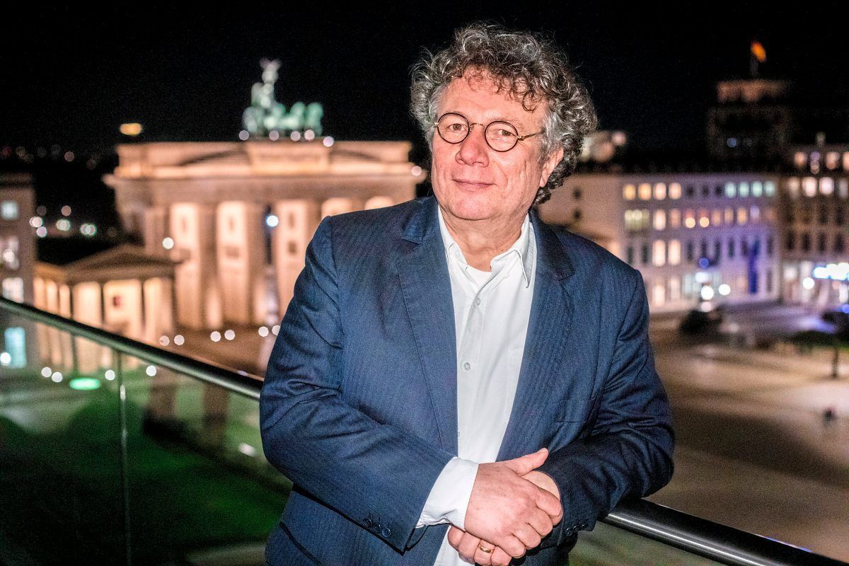 Spaß im Irrenhaus mit Ingo Schulzes neuem Buch - Literatur ...