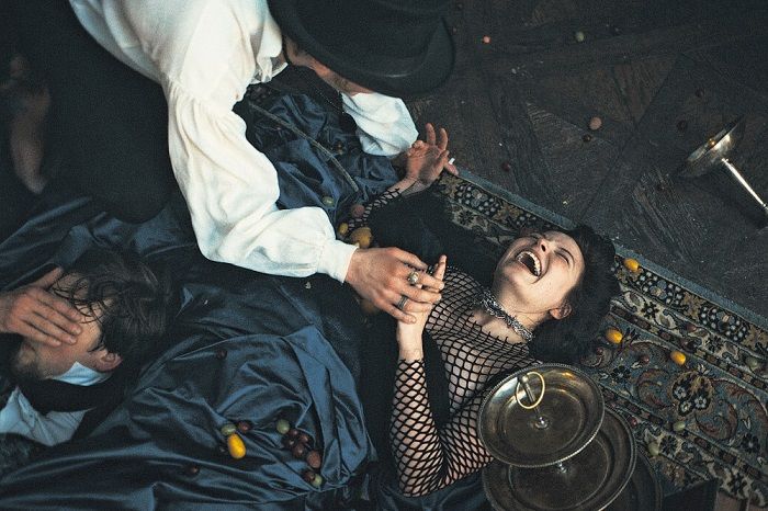 Sisis Liebe, Leid und Laster in "Die Kaiserin" auf Netflix - Etat ...