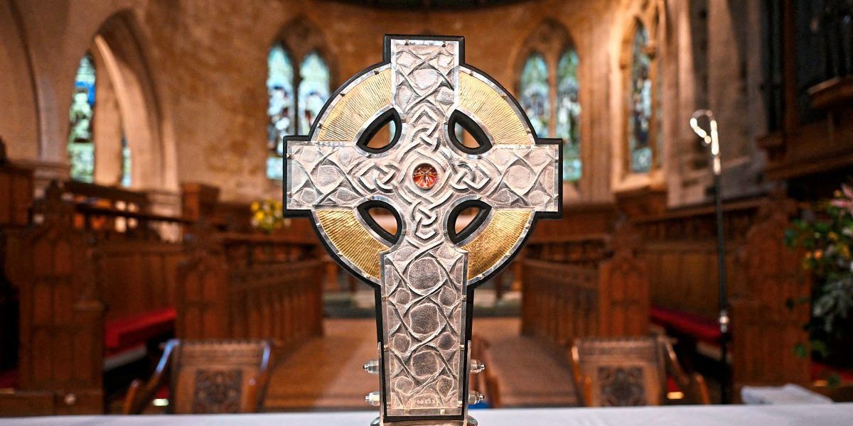 Papst schenkt König Charles III. zur Krönung Reliquie vom Kreuz Jesu - Europa - derStandard.de ...