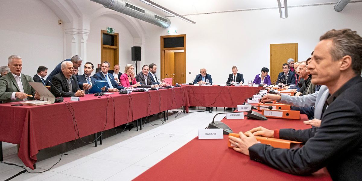 Entscheidung über Lieferung von Chatnachrichten an U-Kommission zur Wien Energie vertagt ...