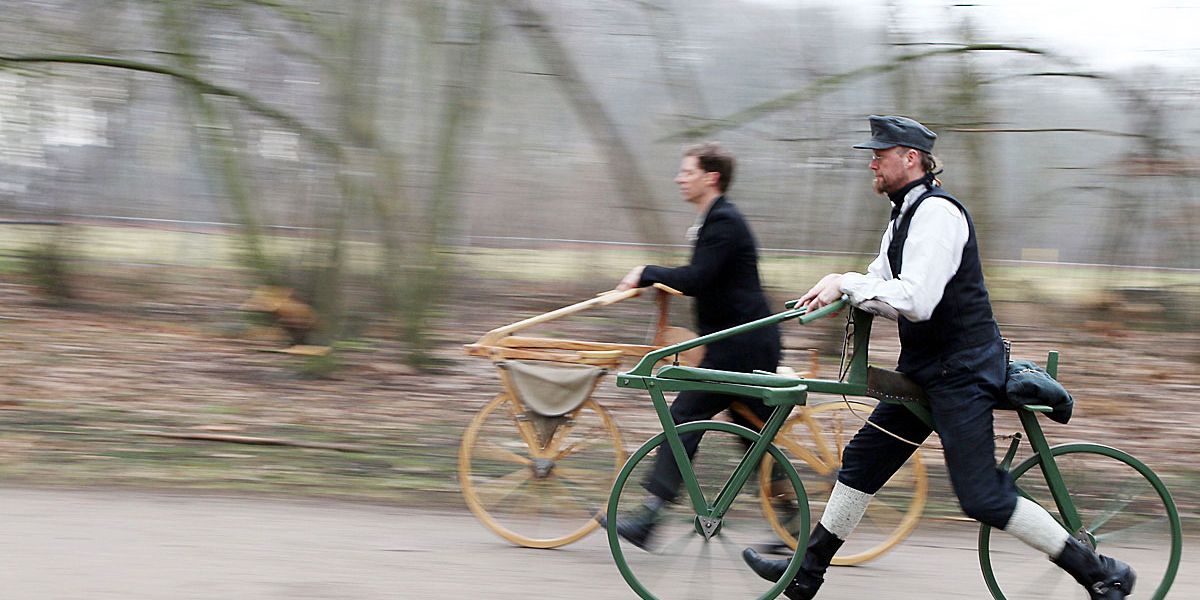 Auf historischen Laufmaschinen von Mannheim nach Paris - Wissens-Blogs ...