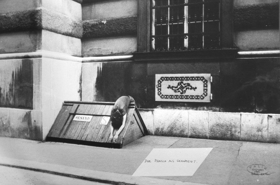 Valie Export: Gedankengänge einer feministischen Pionierin - Kunst ...