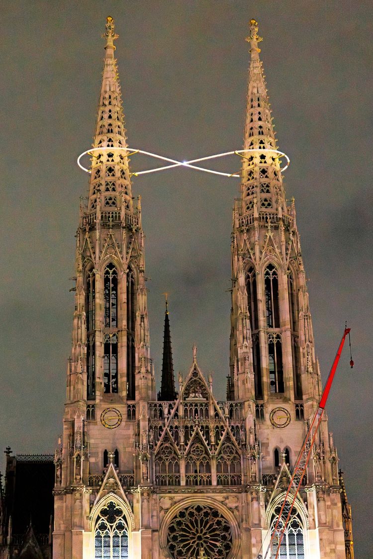 Kunst am Gotteshaus: Wie eine liegende Acht auf die Votivkirche kam ...