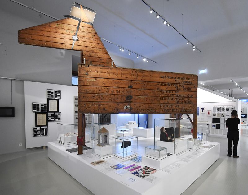 Haus der Geschichte eröffnet: Ein Jahrhundertsprint auf sechzig Metern ...