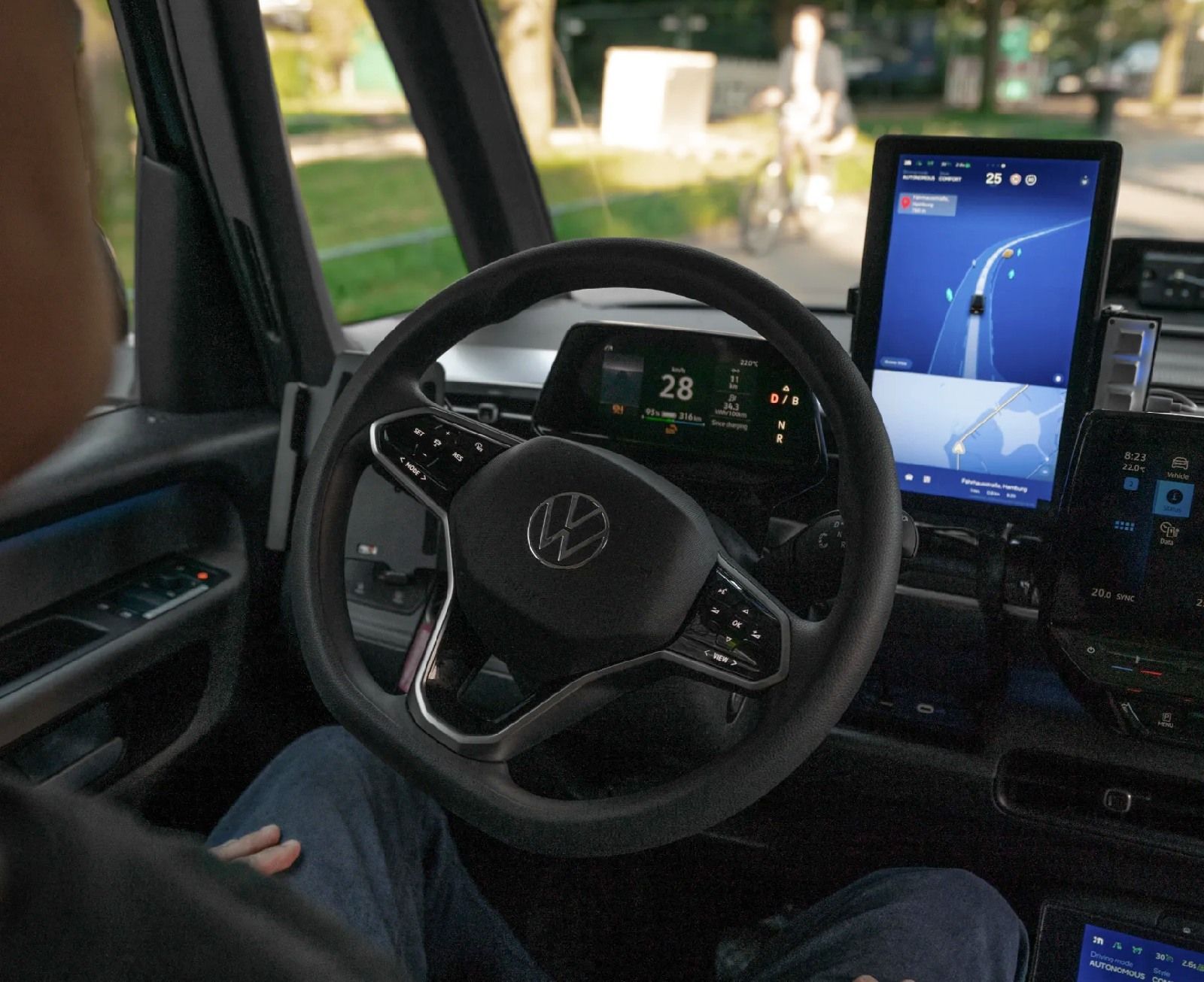 "ID Buzz AD": VW bringt eigenes Robotaxi an den Start - Innovationen ...