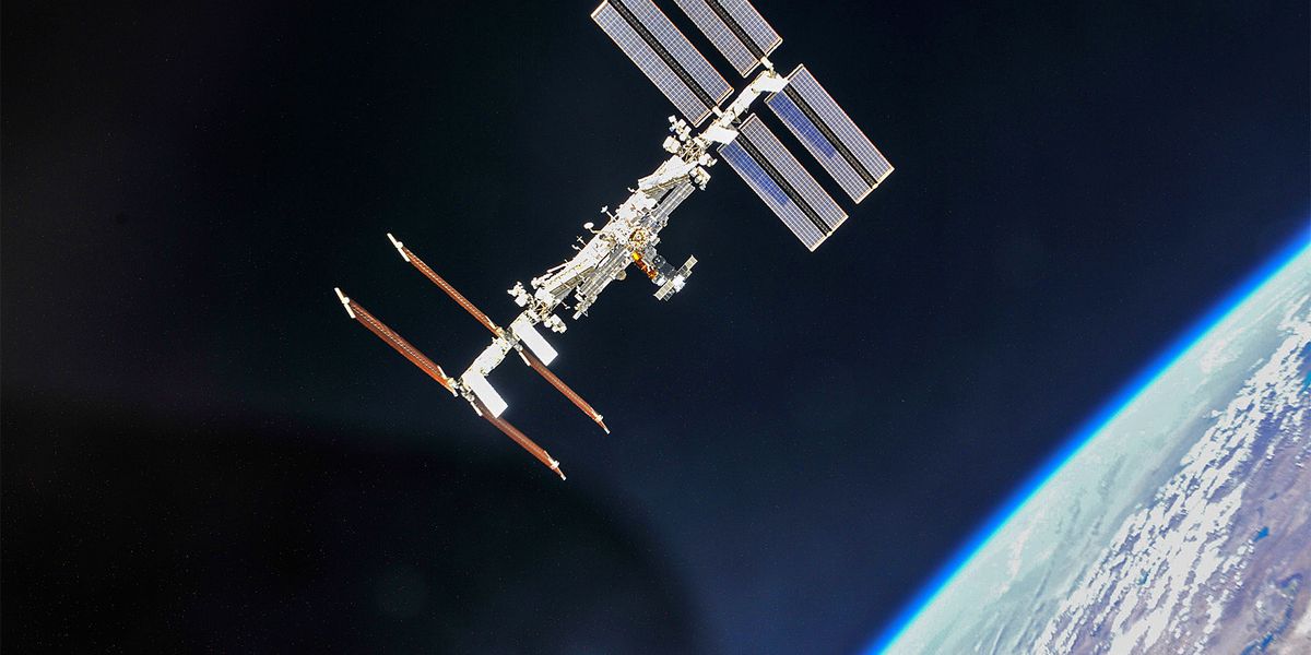 Nasa kündigt nächste Touristenreise zur ISS an - Weltraum - derStandard ...