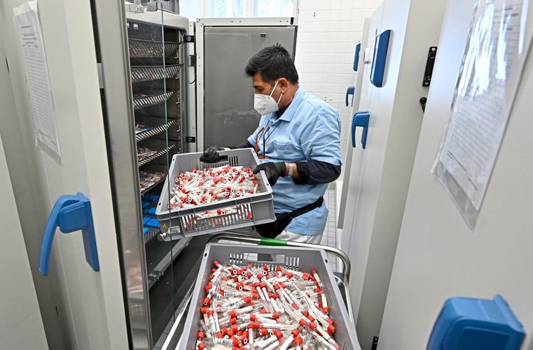 8.299 Corona-Neuinfektionen am Montag gemeldet - Coronavirus ... 8.299 Corona-Neuinfektionen am Montag gemeldet - Coronavirus ...