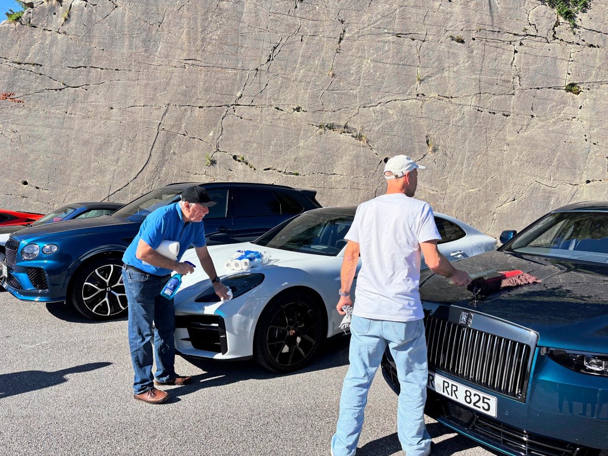 Unterwegs mit Lamborghini und Rolls-Royce: Leistung, Luxus, dünne Luft ...