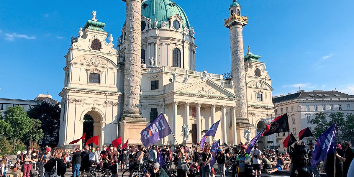 Rund 150 Teilnehmer bei Demo gegen Platzverbot auf dem Wiener ...