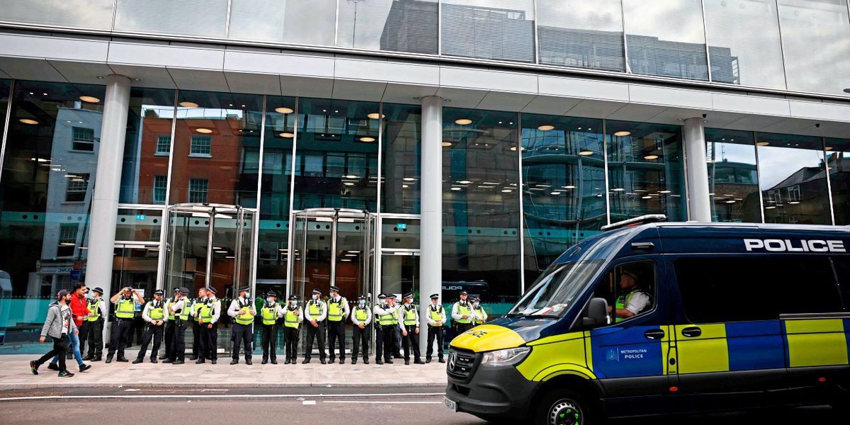 Impfgegner stürmten Foyer von TV-Nachrichtenproduzent ITN in London ...
