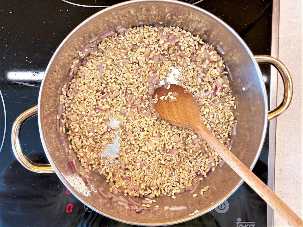 Rezept: Kaszotto – Rote-Rüben-Rollgerste mit Feta - Vegetarische ...