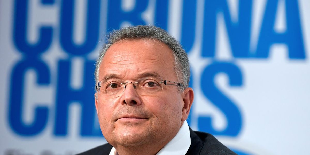 Gerald Hauser: Ein Sprachrohr der Trolle Putins - Stiftung Gurutest ...