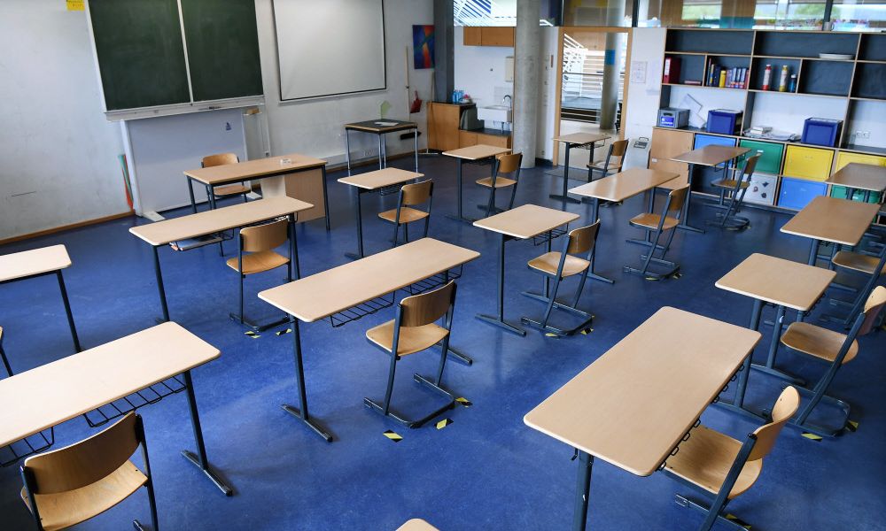 Abschlussklassen in Ostösterreich dürfen ab Montag zurück in die Schule ...