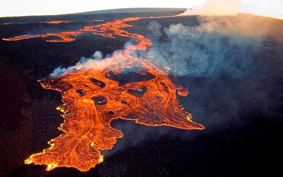 Mauna Loa: Größter aktiver Vulkan der Welt auf Hawaii ausgebrochen ...