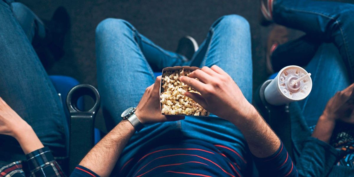 Popcorn, Nachos oder Kekse: Welcher ist der perfekte Kinosnack? - Essen ...