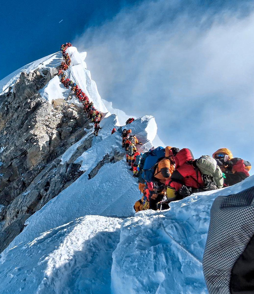 Stau am Everest: Zwei weitere Bergsteiger ums Leben gekommen ...