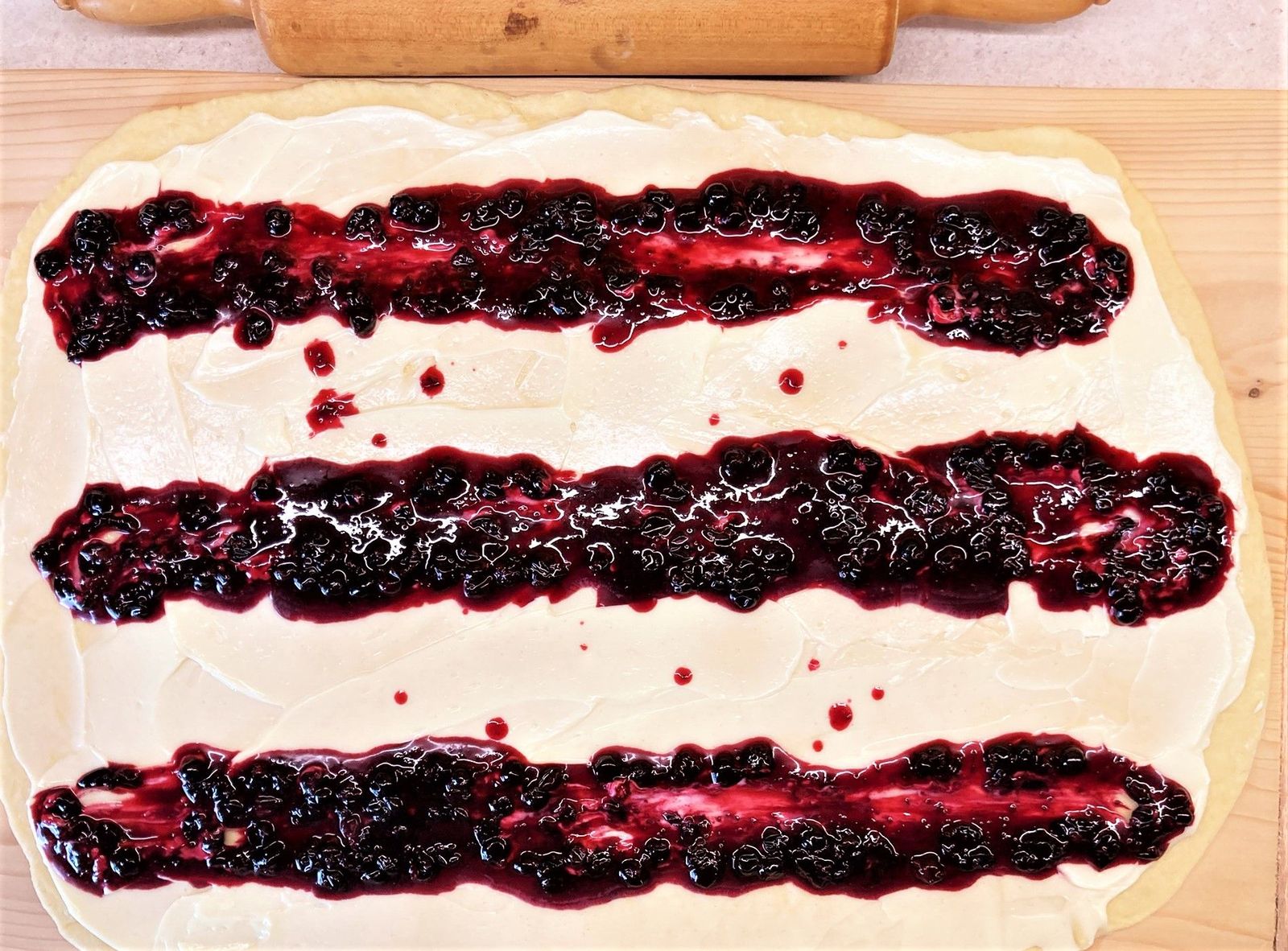 Rezept für Schwarze-Ribisel-Schnecken - Backen - derStandard.at › Lifestyle