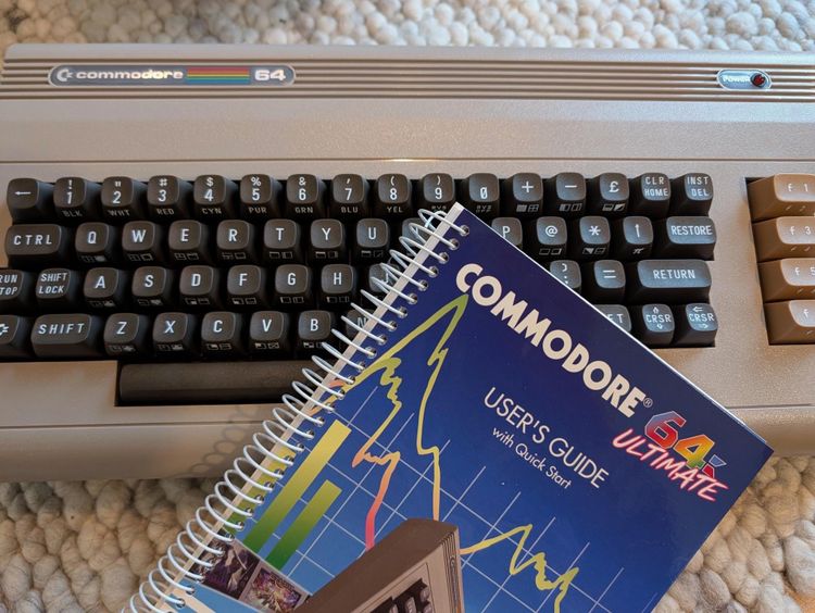Das ultimative Weihnachtsgeschenk für Retro-Fans: Der neue C64 Ultimate ...