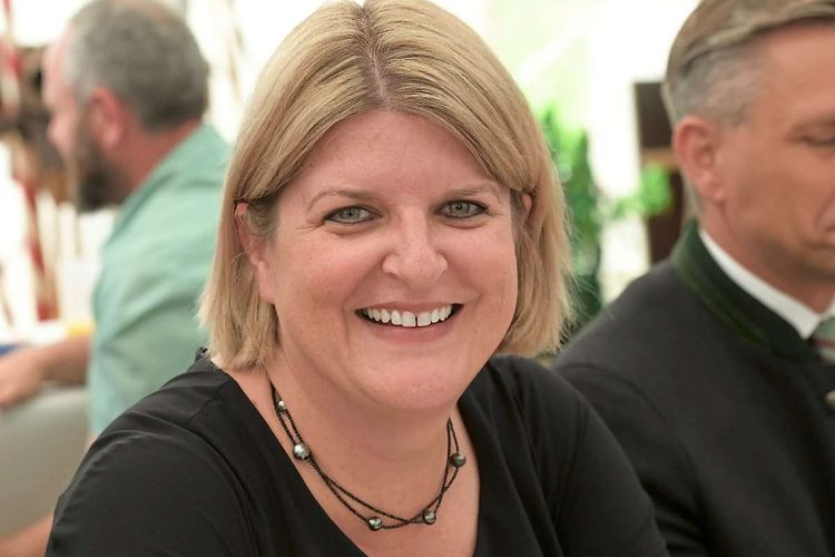 FPÖ nominiert Elisabeth Schwetz als Rosenkranz-Nachfolgerin für ...