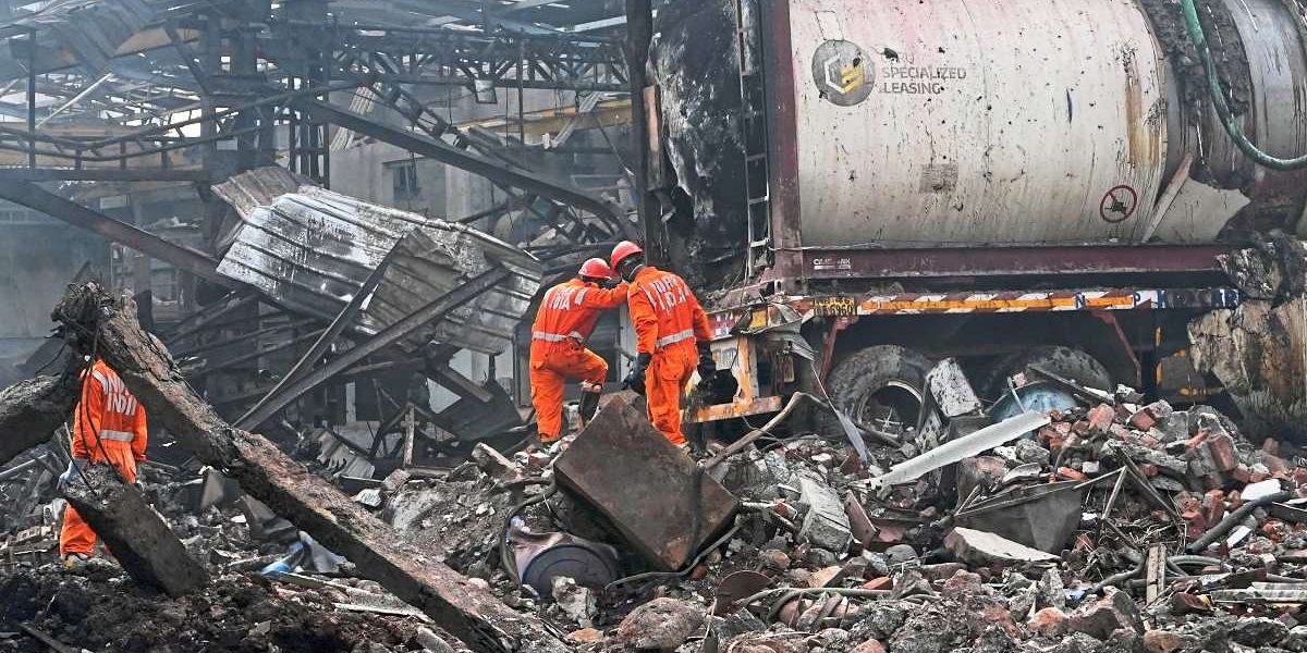 Mindestens zehn Tote nach Explosion in indischer Fabrik - Weltchronik ...